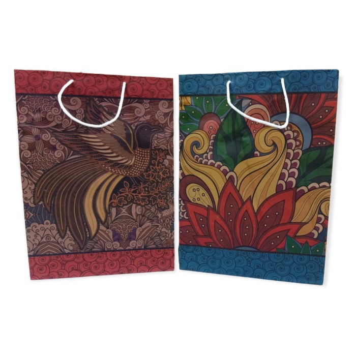 Paper Bag Batik Sedang (Uk. 35 x 25 x 9 cm)